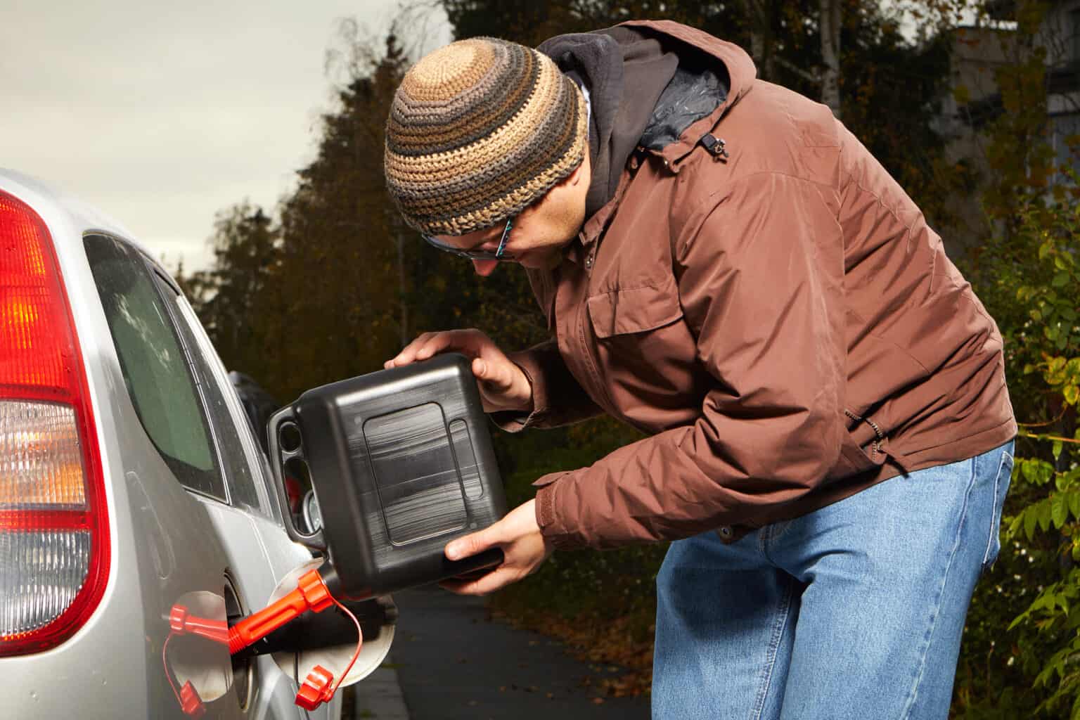 How Do You Carry Extra Fuel Off-Road? - Four Wheel Trends