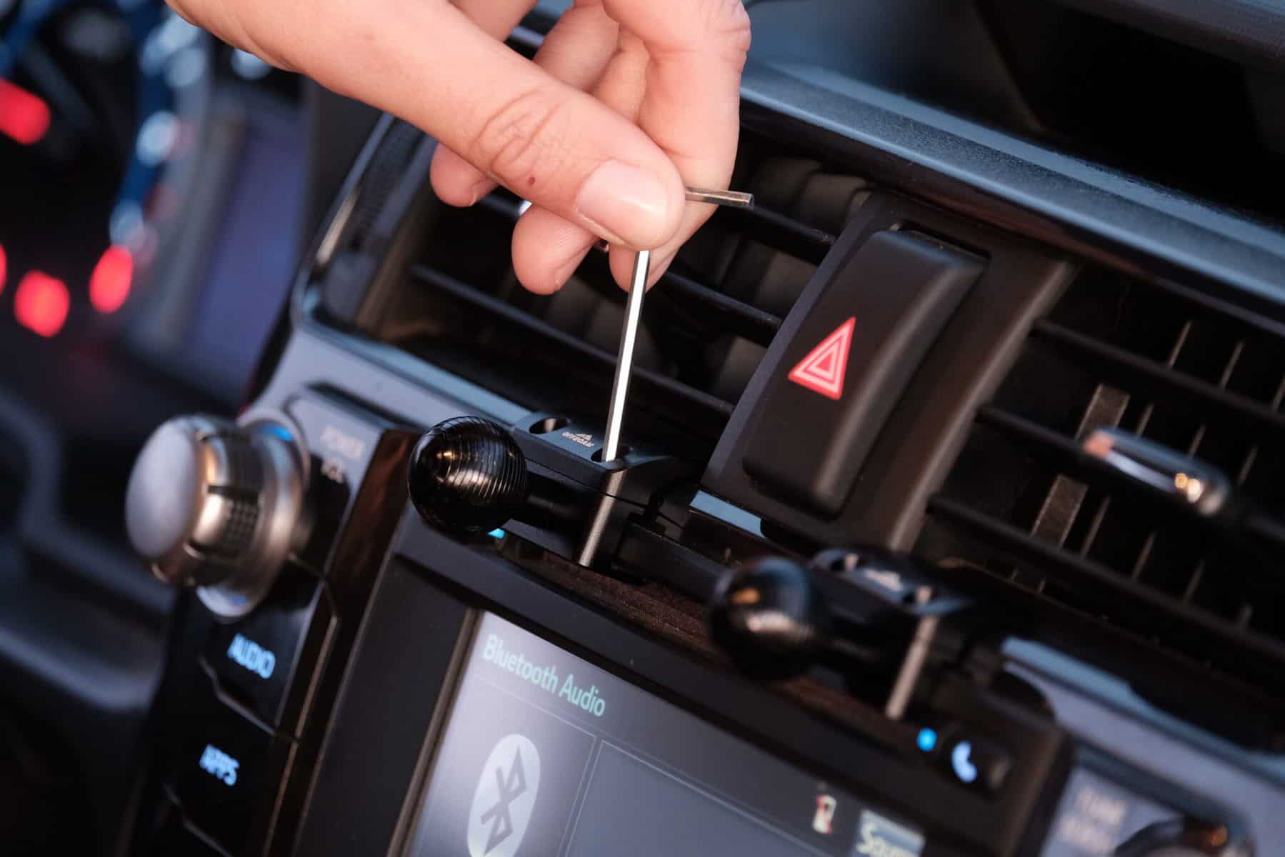 4Runner Phone Mount: 11 Best Toyota Phone Holders [2023] - Four Wheel ...