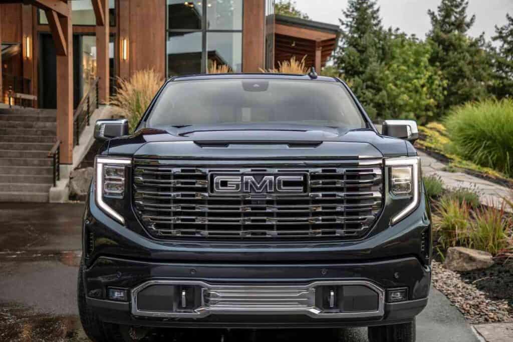 What's the Difference Between The Chevy High Country and The GMC Denali ...