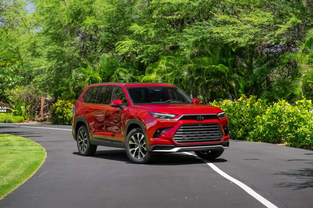 2025 Toyota Grand Highlander: The SUV Built for Big Families and Big ...